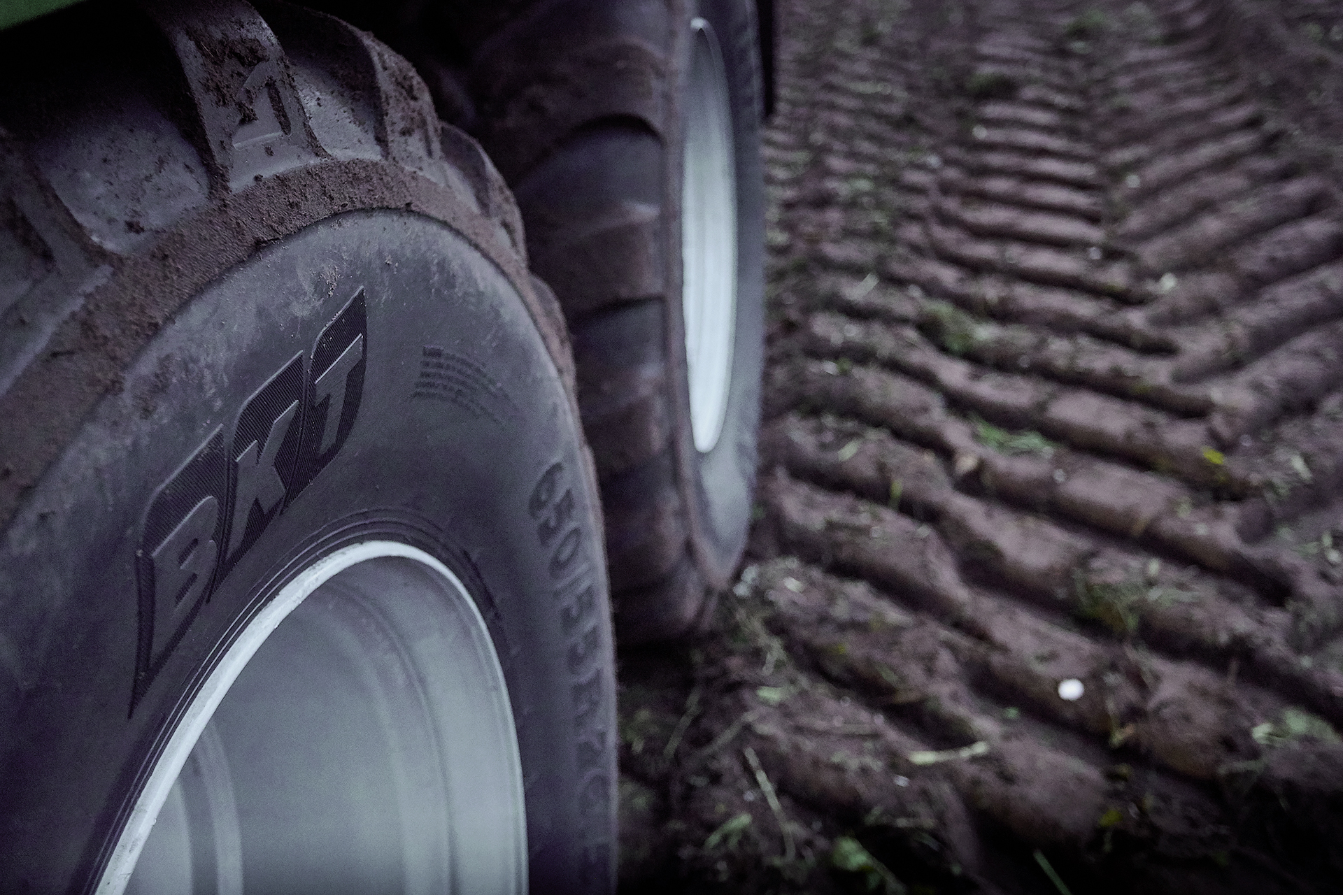 Jakość opon BKT - dlaczego ma znaczenie? - Agrorami